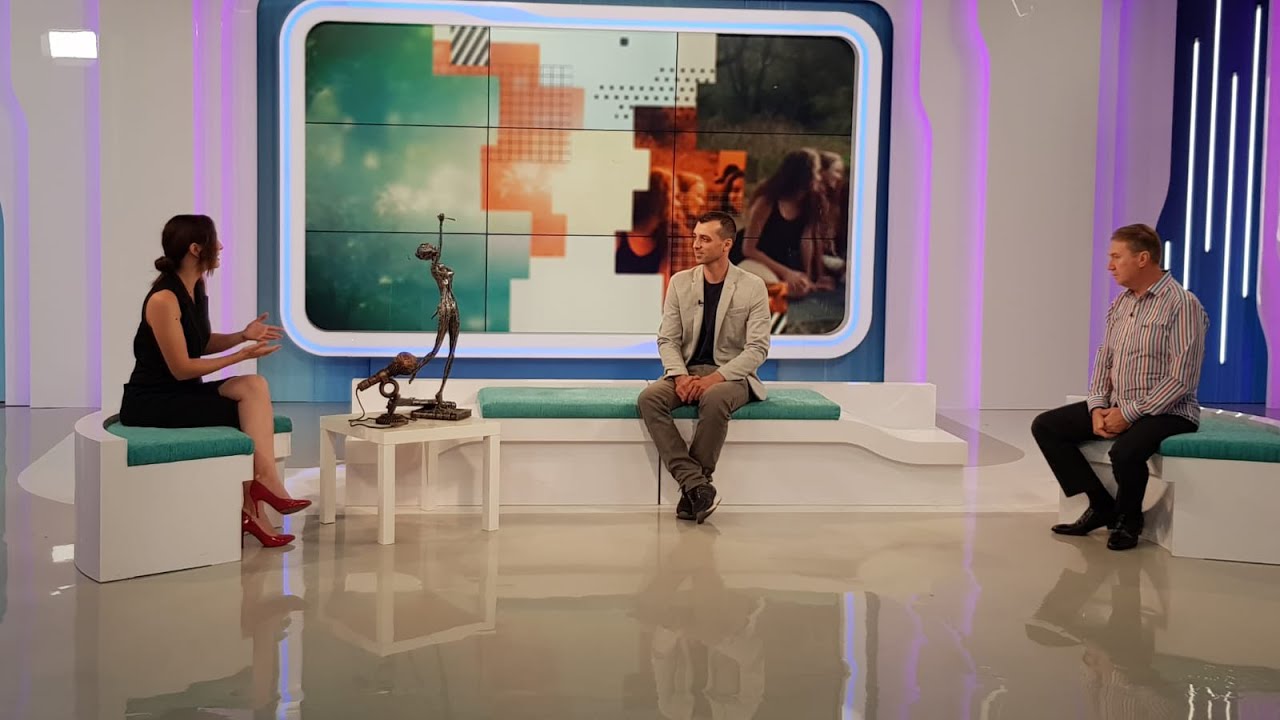 Andrei Razvan Ghita- Emisiunea "Intre Prieteni" la METROPOLA TV - YouTube