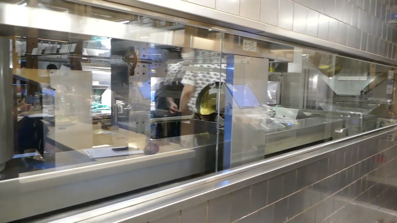 プロント「エビノスパゲッティ」 TechMagic パスタ調理ロボット「P-Robo」客席から - YouTube