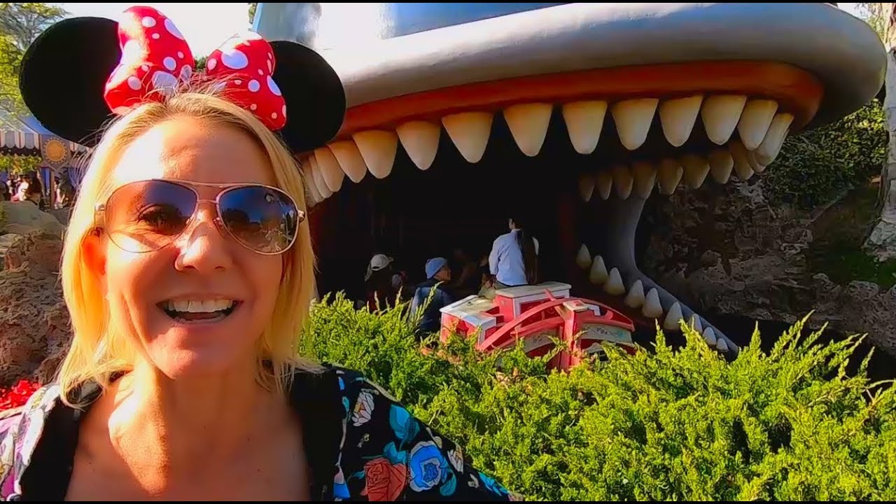 2020 Storybook Land Canal Boats Complete Ride Experience Fantasyland ...