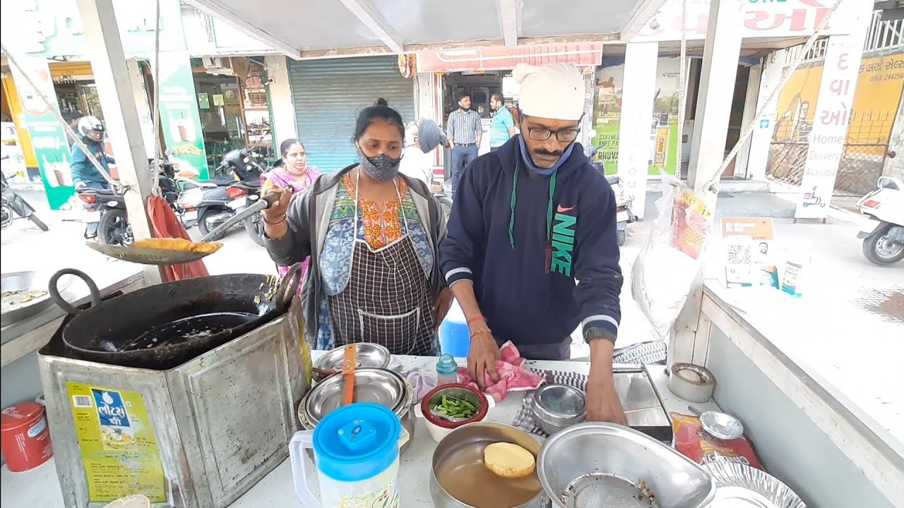Husband And Wife Selling Famous DABDA On Street | khambhat Famous Food ...