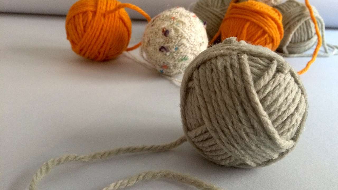 How To The Perfect Fake Ball Of Wool Decoration - DIY Crafts Tutorial ...