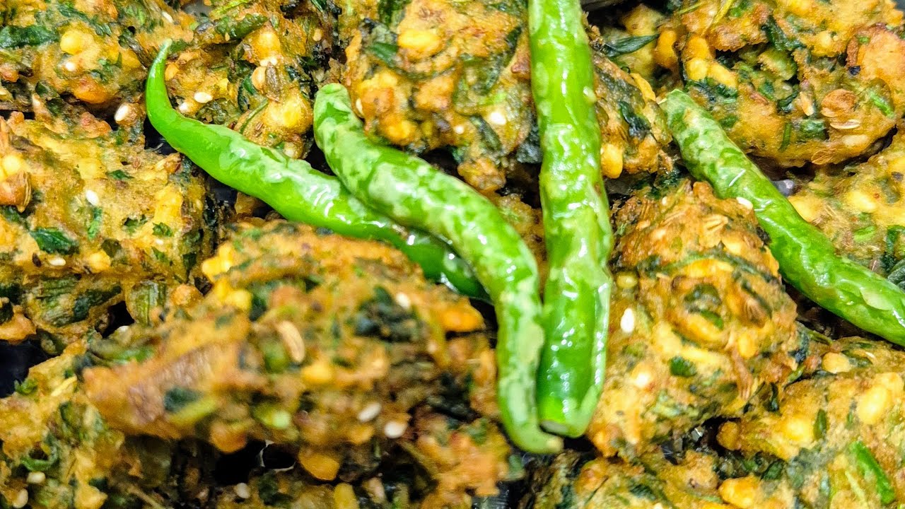 नया तरीका मूंगदाल के पकोड़े का , एक बार बना लिया तो बाकी सब फीका लगेगा ...