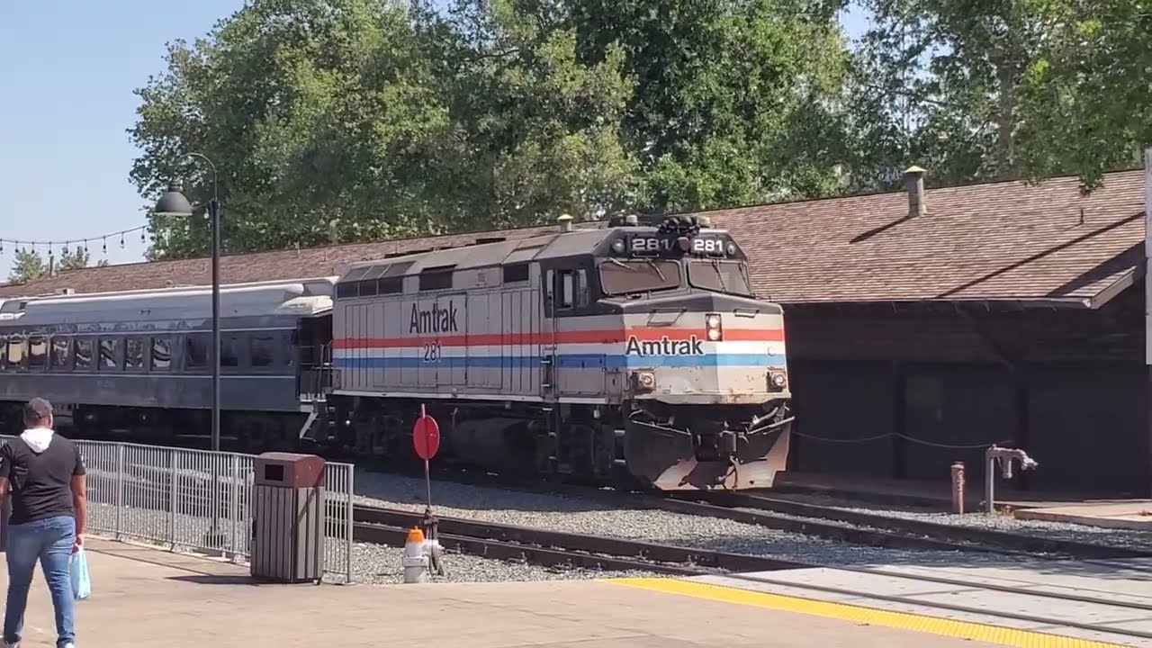 ex-AMTK F40PH 281 at the California State Railroad Museum. - YouTube