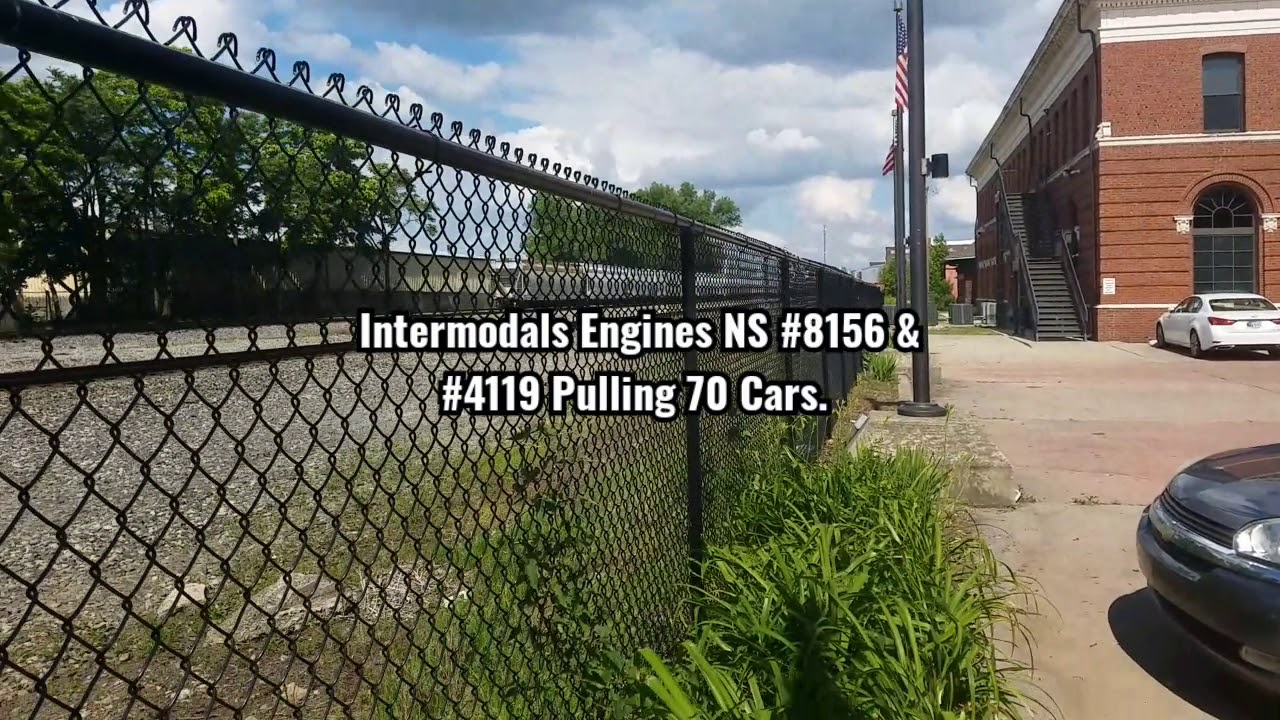 2 Norfolk Southern Trains in Richmond Indiana. - YouTube