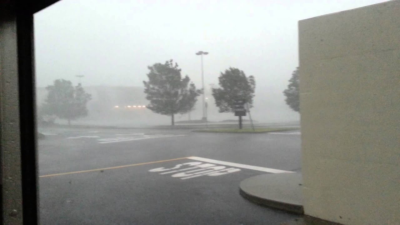 Tornado winds Warwick Mall Target - YouTube
