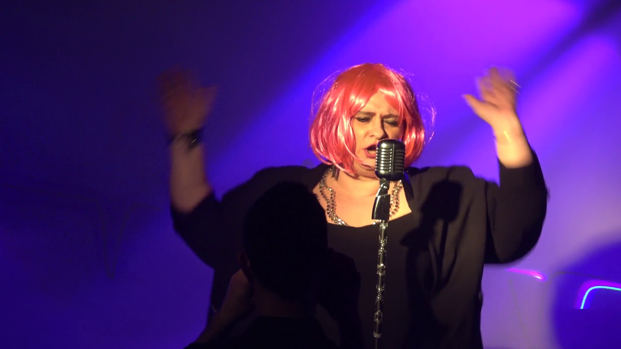 "Material Girl" MADONNA version Cassandra BECK - YouTube