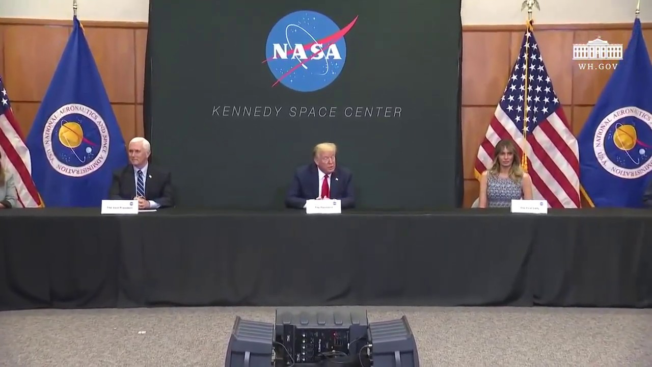 POTUS, VPOTUS And FLOTUS Has Been Affected By The Phenomenon! (Blurred ...