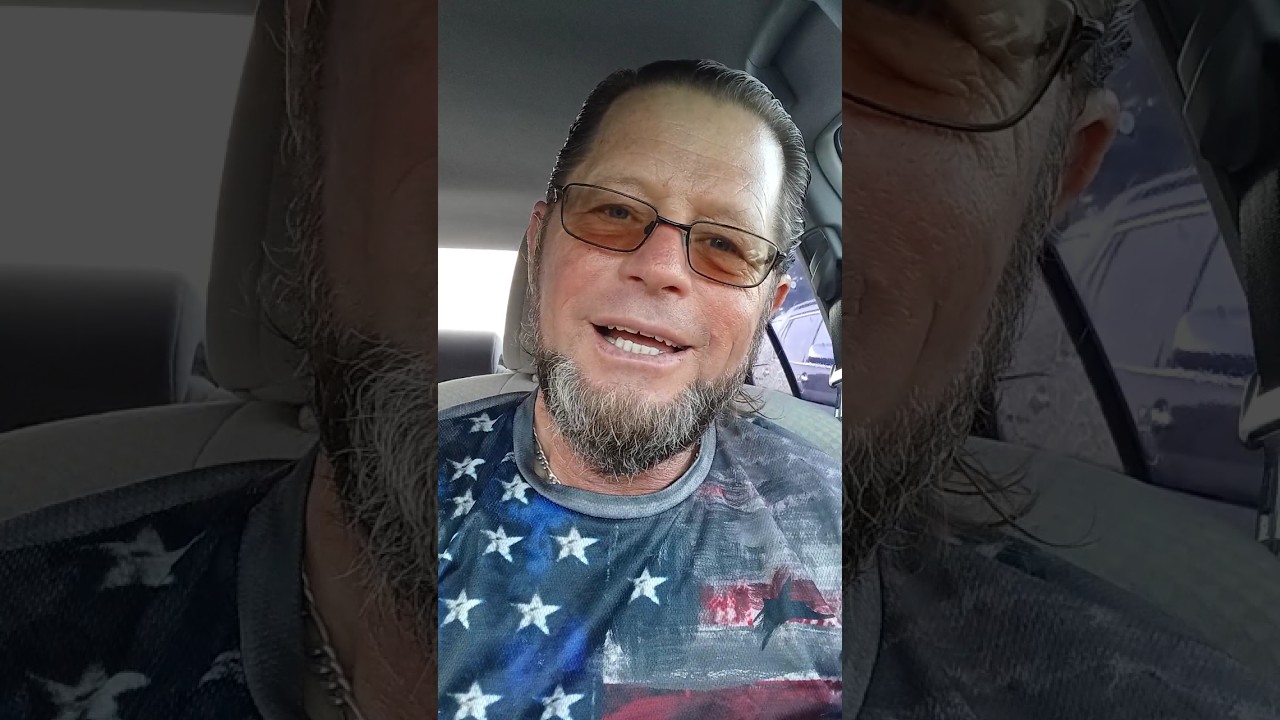 The freedom guy says speech and freedom. Do it! - YouTube