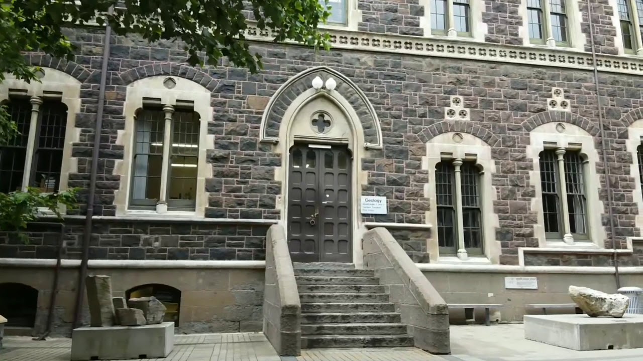 Otago University Clock Tower Dunedn, New Zealand - YouTube