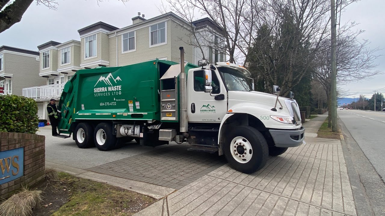 Sierra Waste Services Split Rear Loader Unit 500 (KANN) - YouTube