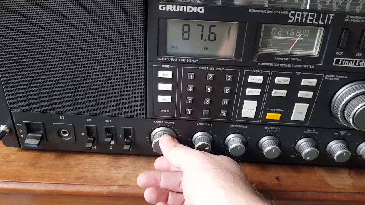 Grundig Satellit 650 Final Edition - YouTube