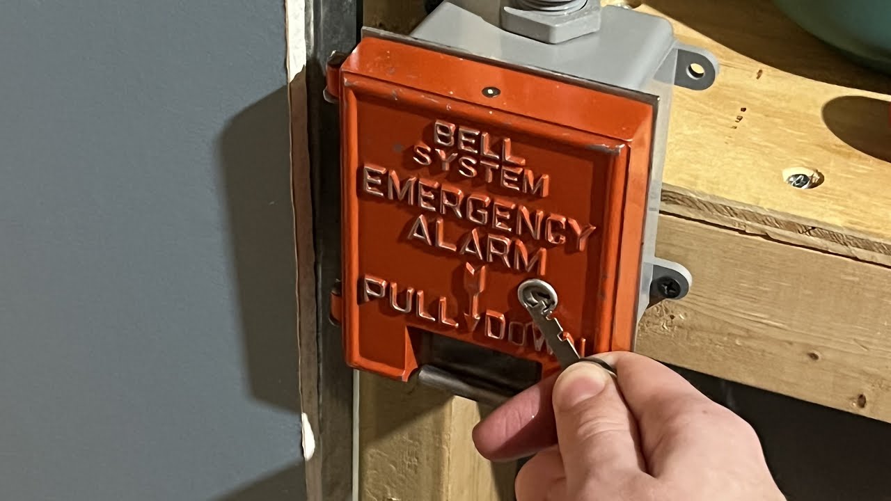 Bell System (Western Electric) KS-6931 Pull Station with Key - YouTube