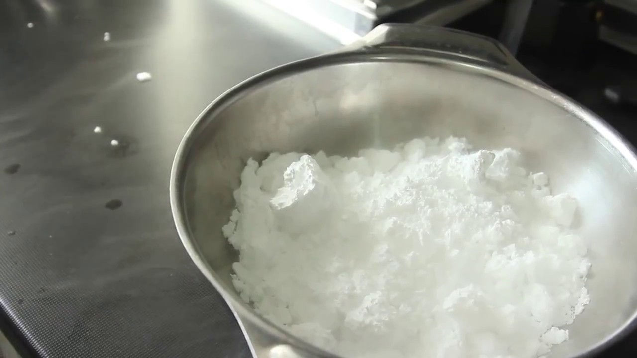 Gelo seco com água fervida - YouTube