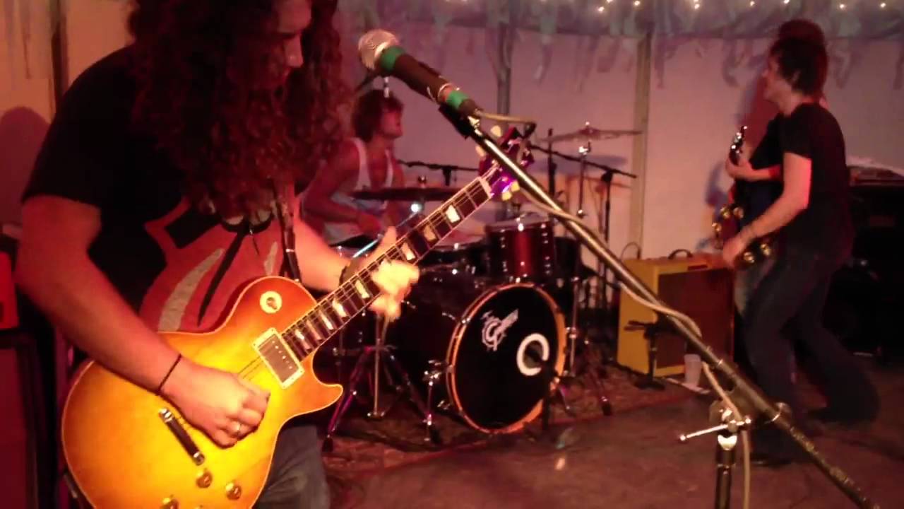 Noah Denney and Graham Whitford Flash! - Tyler Bryant and The Shakedown ...