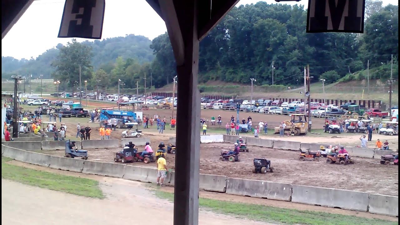 Meigs county fair lawn mower derby 2013 - YouTube