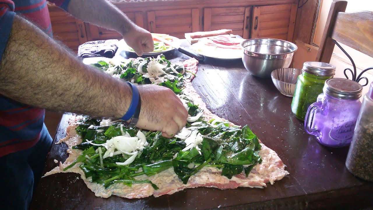 Matambre de vaca relleno y cocido de forma tradicional hervido por 3 ...
