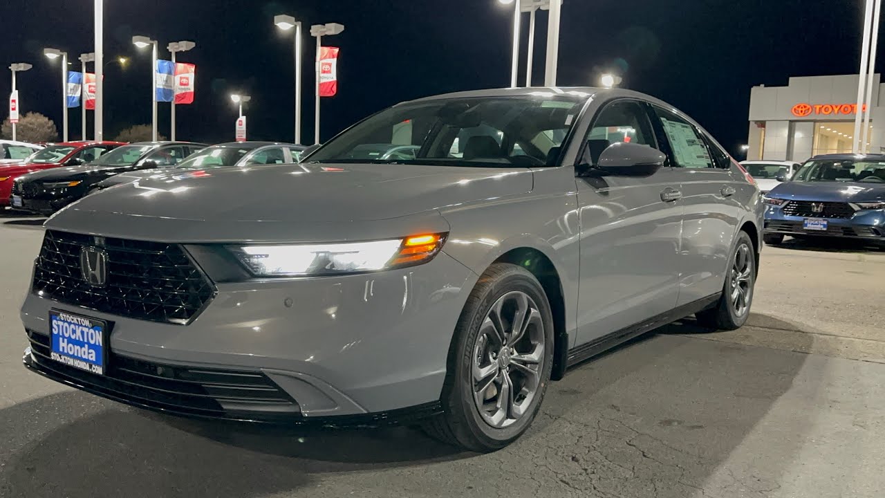 Urban Gray Pearl 2024 Honda Accord Hybrid EX-L vs Radiant Red Metallic - YouTube