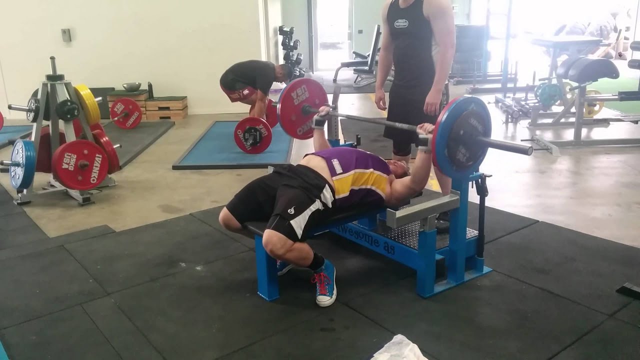 Wide grip bench 130kg x 7 - YouTube