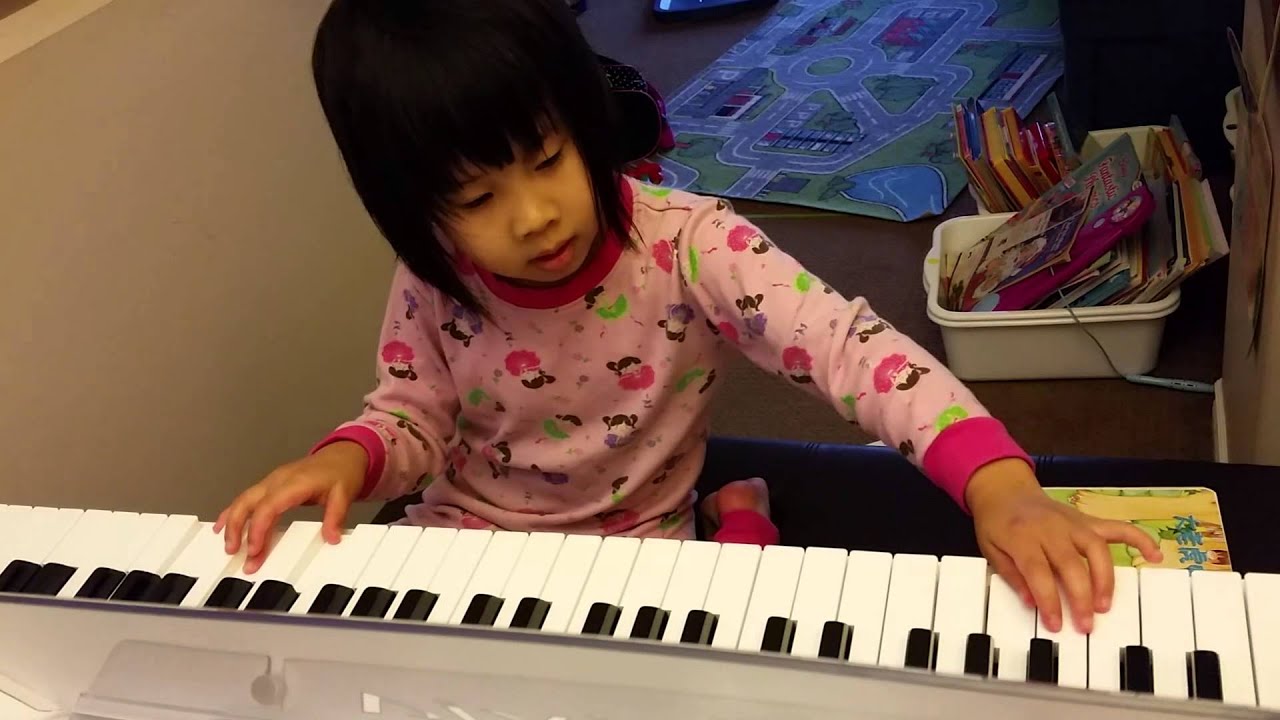Snowflakes falling down by Jasmine Tung age 5 - YouTube