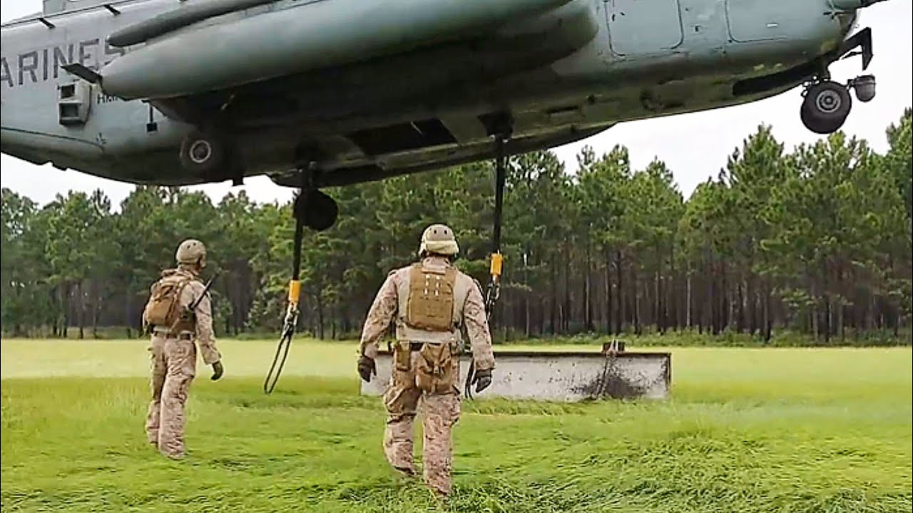 Marines' Helicopter Lifts Heavy Load with Maximum Power - YouTube