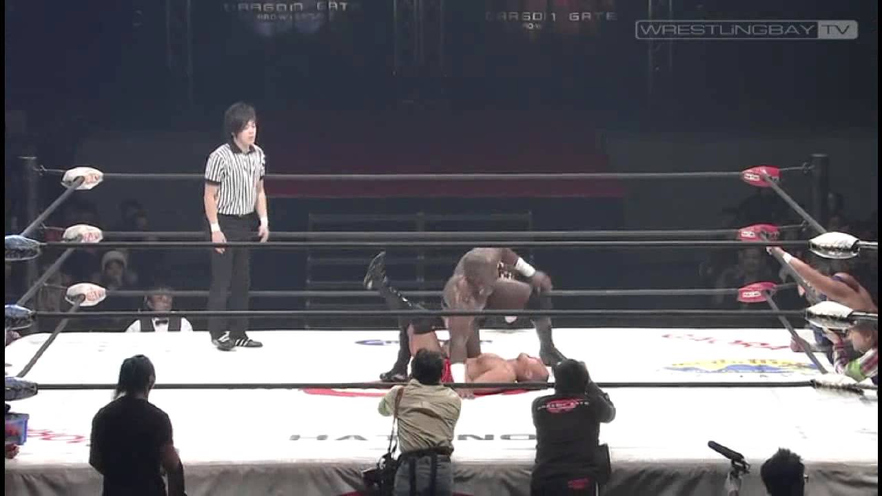 Standing Moonsault followed by Standing Shooting Star Press - Uhaa ...