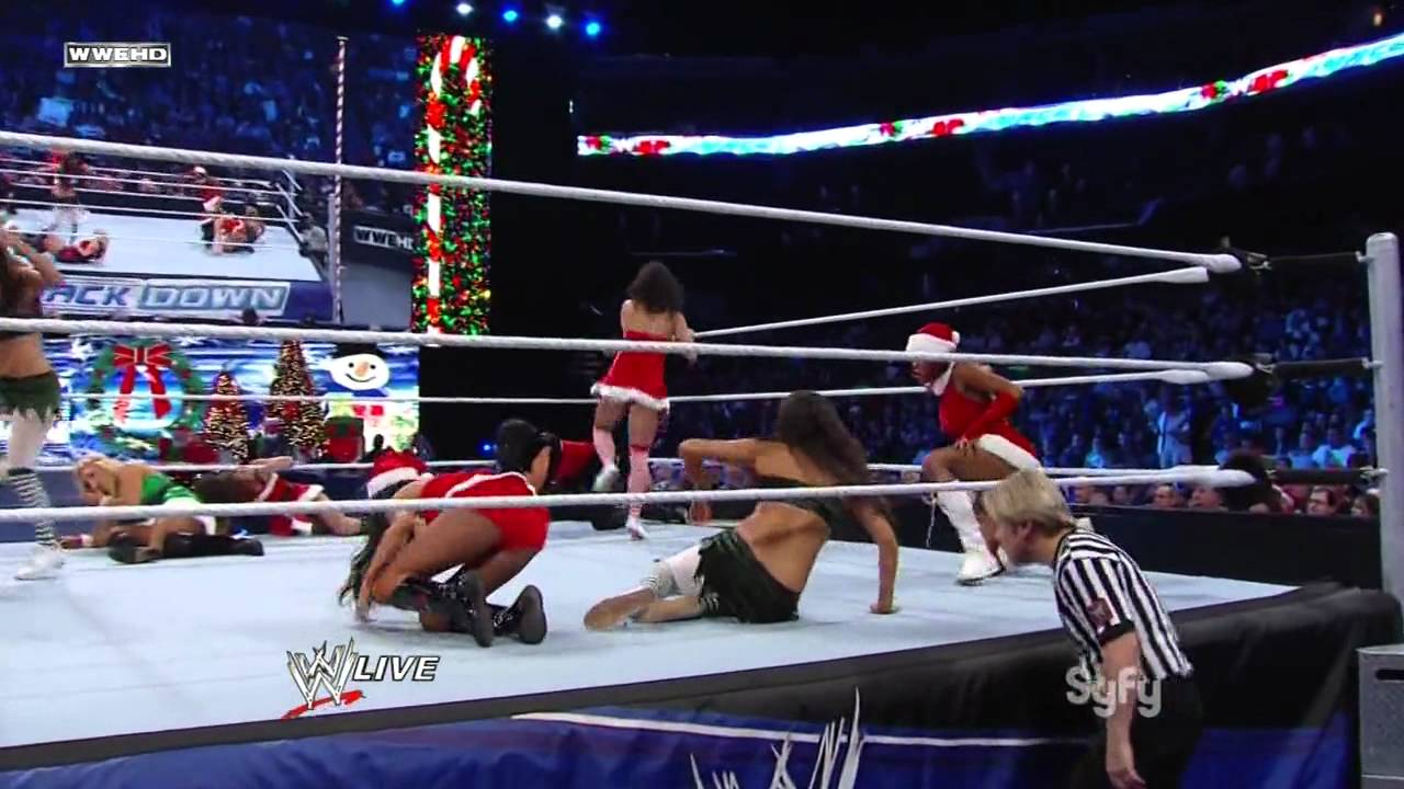 720pHD - WWE SmackDown 11/29/11 Divas Mistletoe On A Pole Match - YouTube