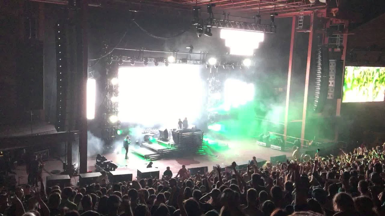 Robots Can't Dance - Bada Bing (Flux Pavilion & Doctor P Remix) - YouTube