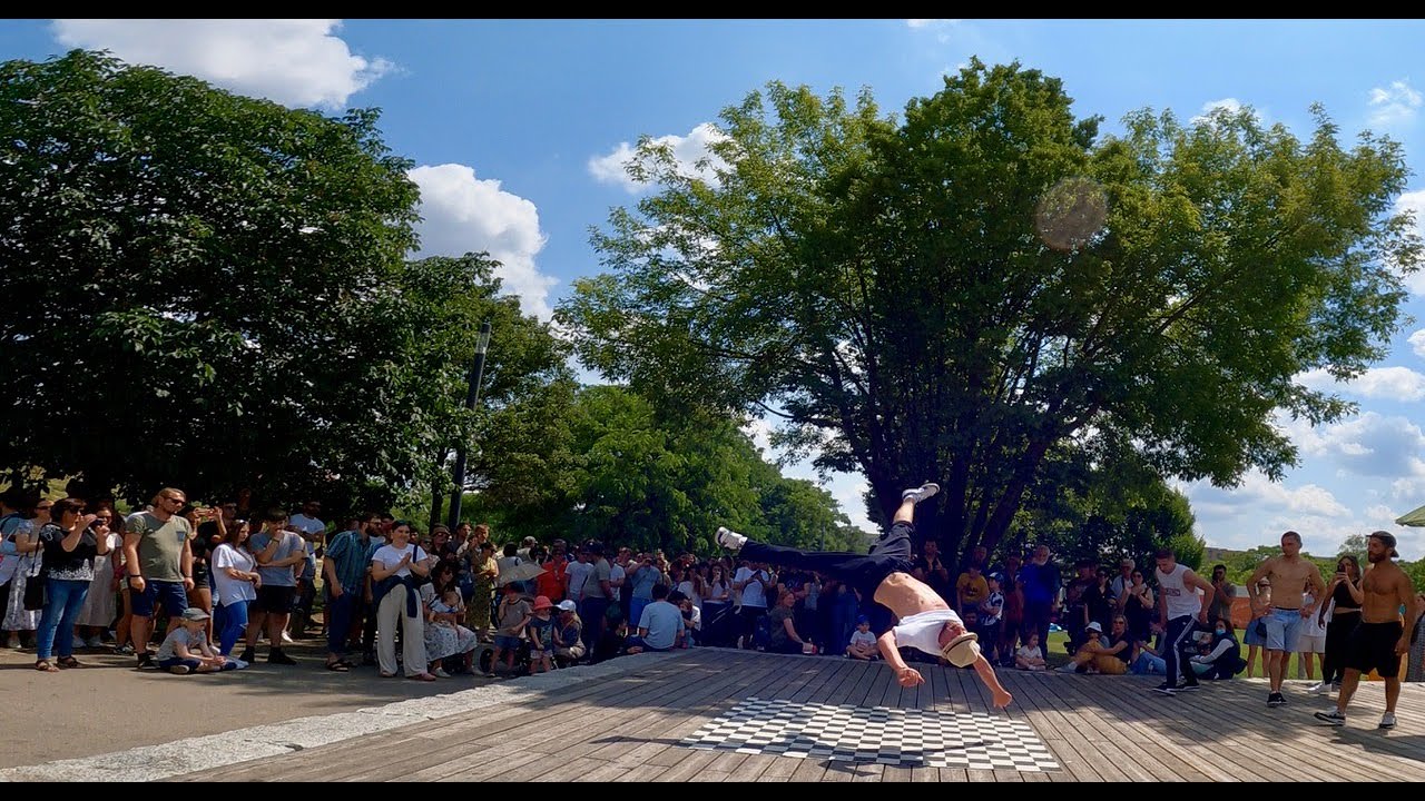 Breaklin - Best Breakdance performance in Berlin - YouTube