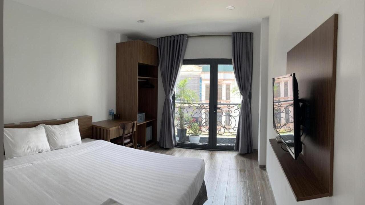 Hanoi La Cascada House & Travel, Hanoi, Vietnam - YouTube