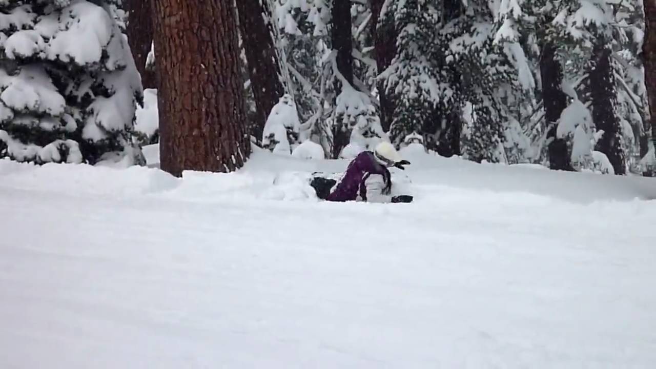 Ski Trip 2010-02-27 Help, I've fallen and can't get up! - YouTube