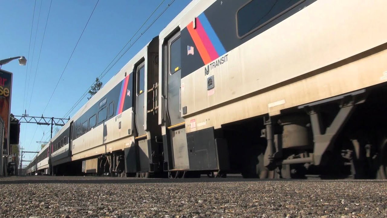 NJT ALP46 #4613 Drops Off Passengers At Morris Plains 4-9-12 - YouTube