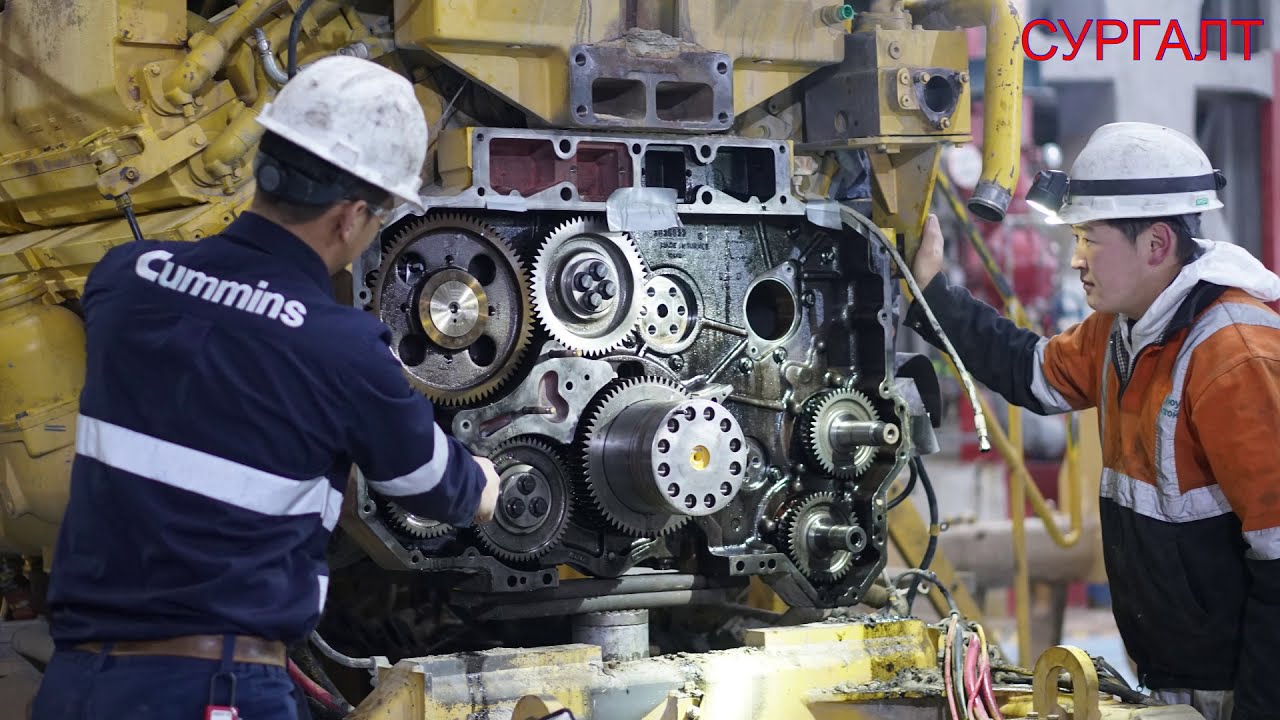 QSK78 Cummins engine - YouTube