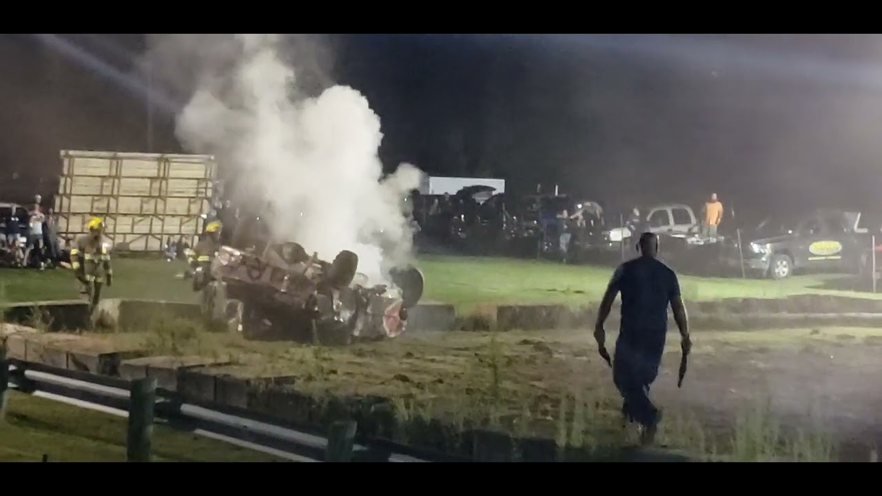 demolition derby Melrose world Fair - YouTube
