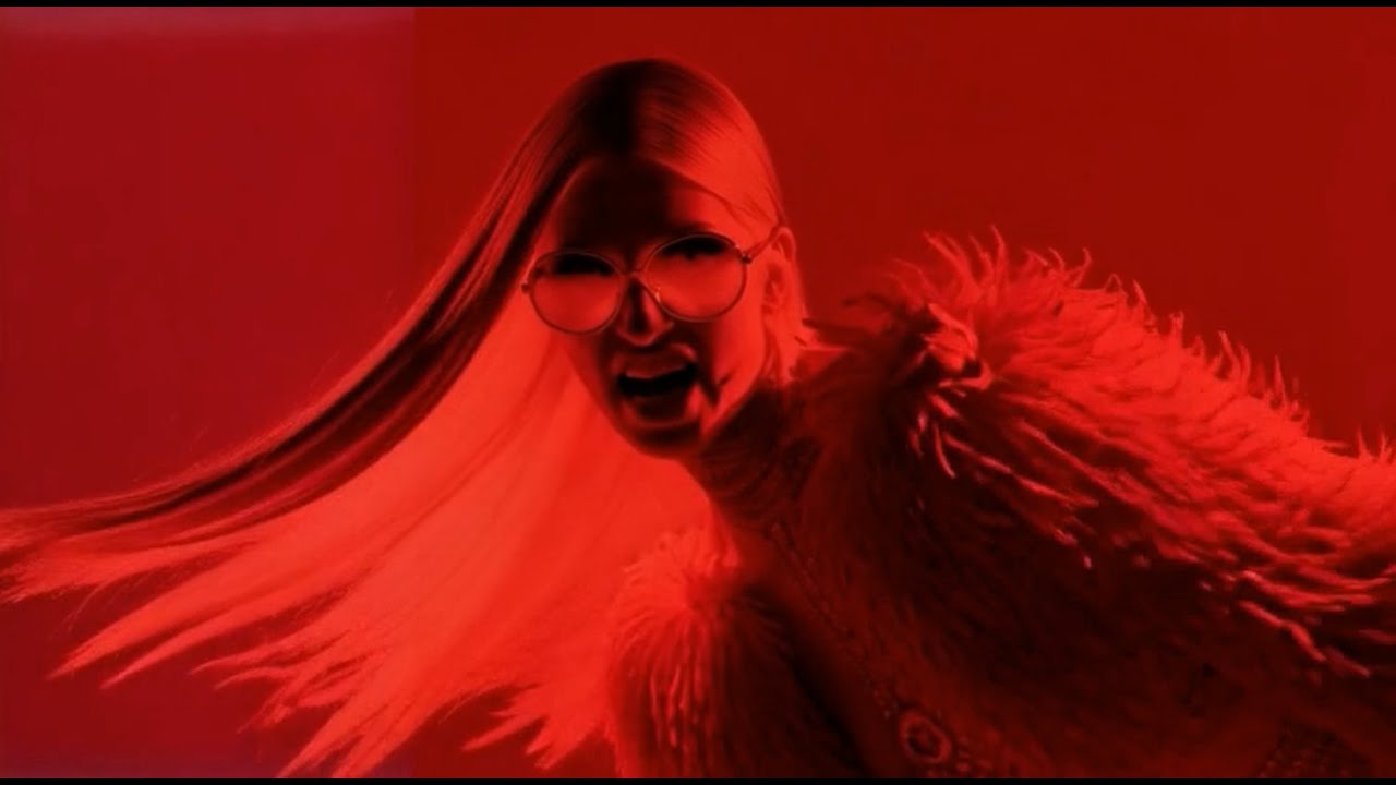 E V A D I V A - Dancing With A Vampire (Official Music Video) - YouTube