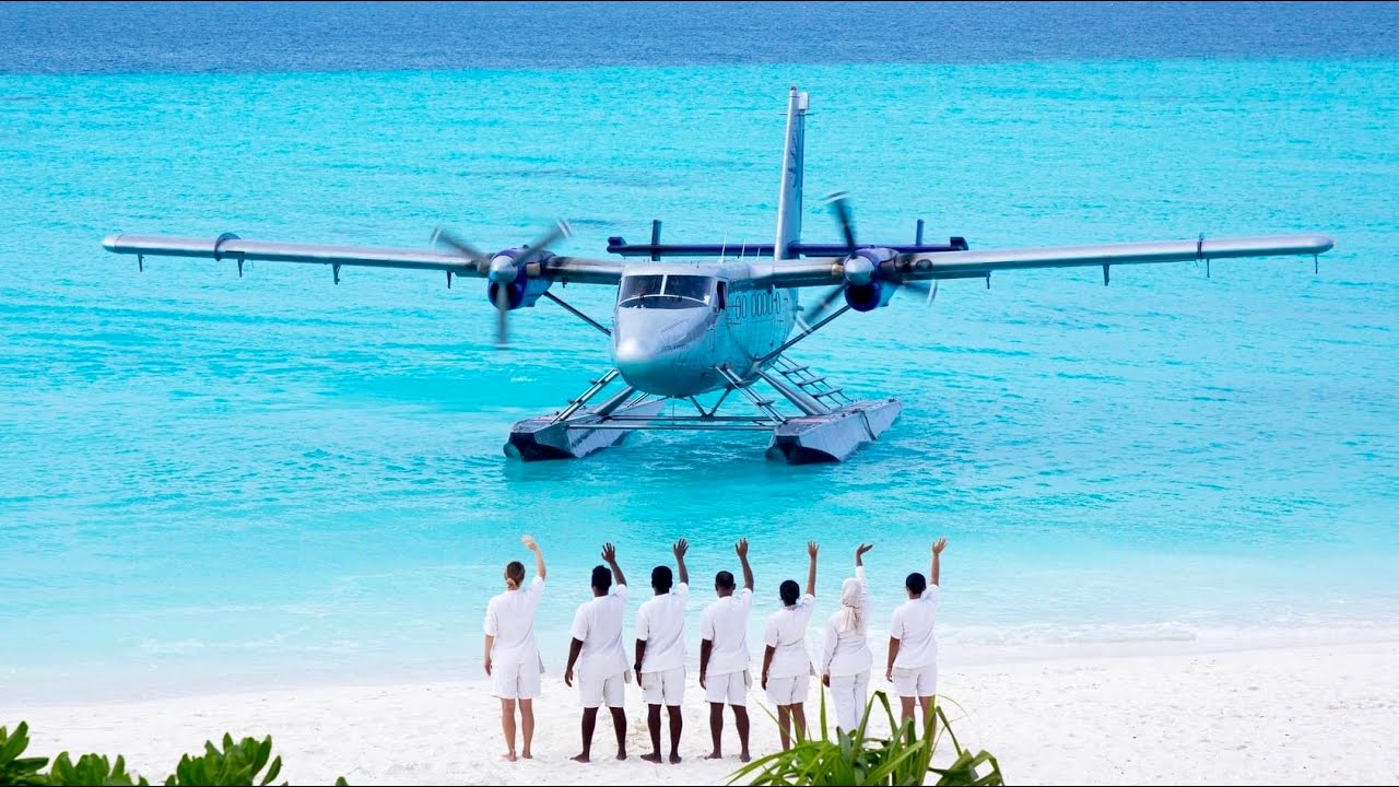 Most beautiful flight - Maldives Soneva seaplane (spectacular views in 4K)