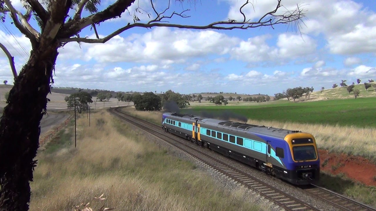SP42 Griffith Xplorer Service to Sydney Central at West Jindalee N.S.W ...