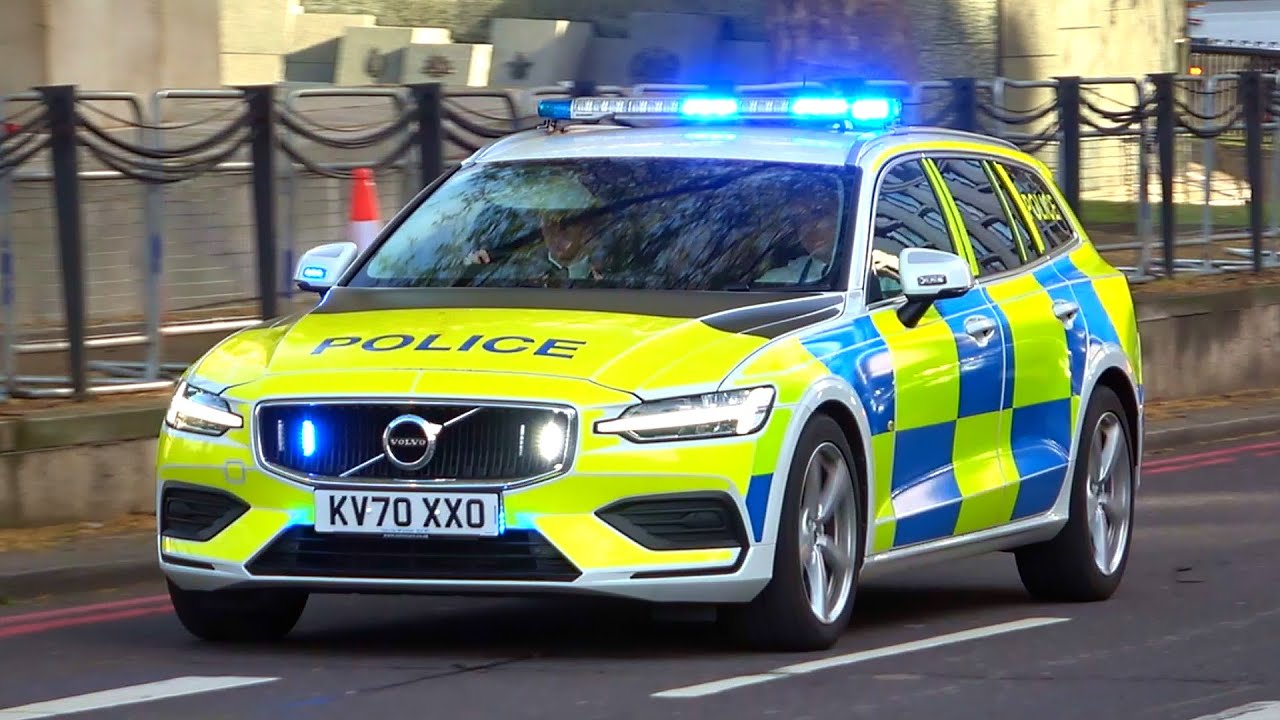 Metropolitan Police Volvo V60s emergency lights + sirens - YouTube