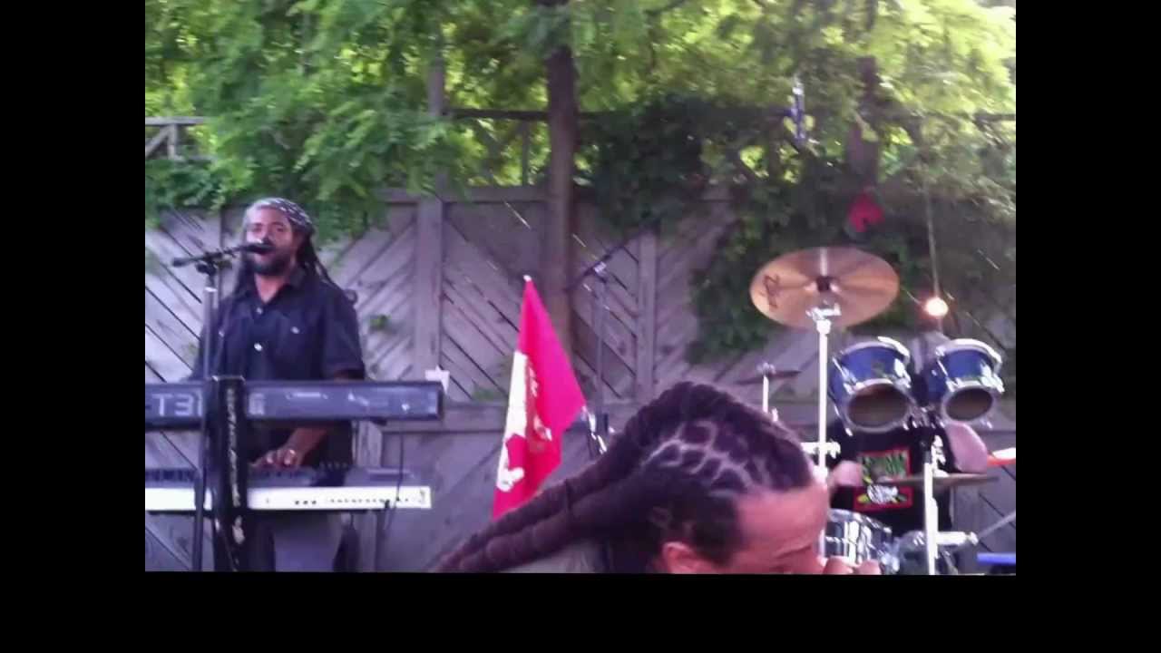"Funky Reggae" by I&I Riddim (live at Tim's Rivershore) - YouTube