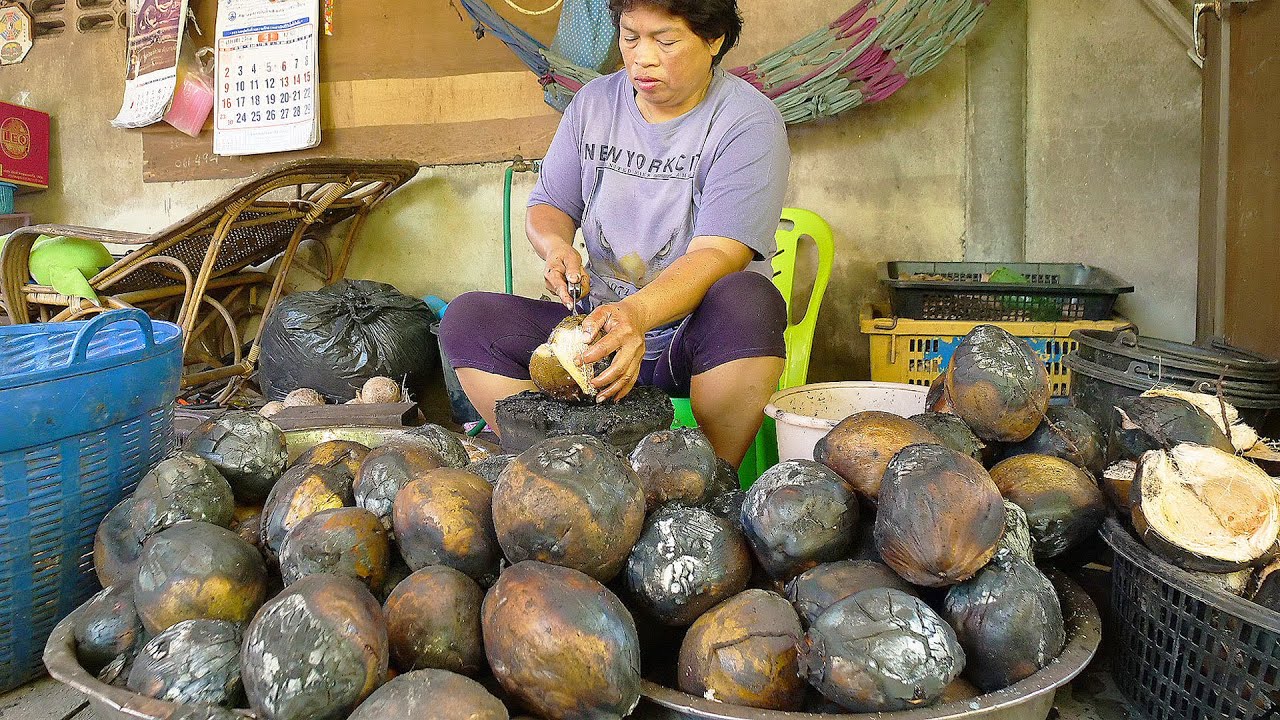 Amazing Thai Traditional Roasted Coconut Cutting Skills - Thailand ...