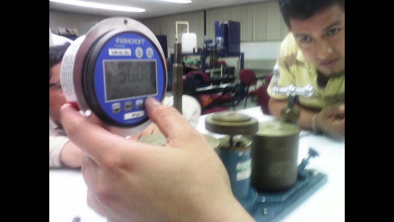 Calibración de manómetro digital ashcroft con balanza de pesos muertos ...