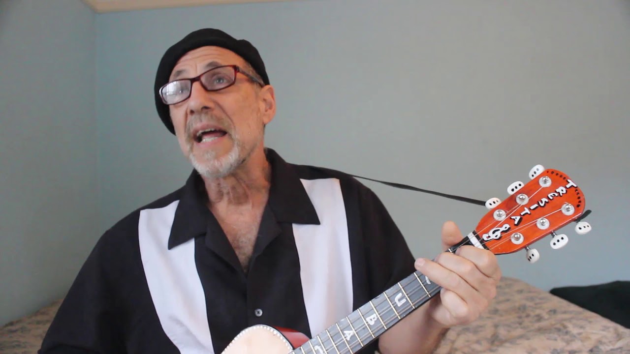 Música cubana en su guitarra tres por el Gringo (Cuban Music on his ...