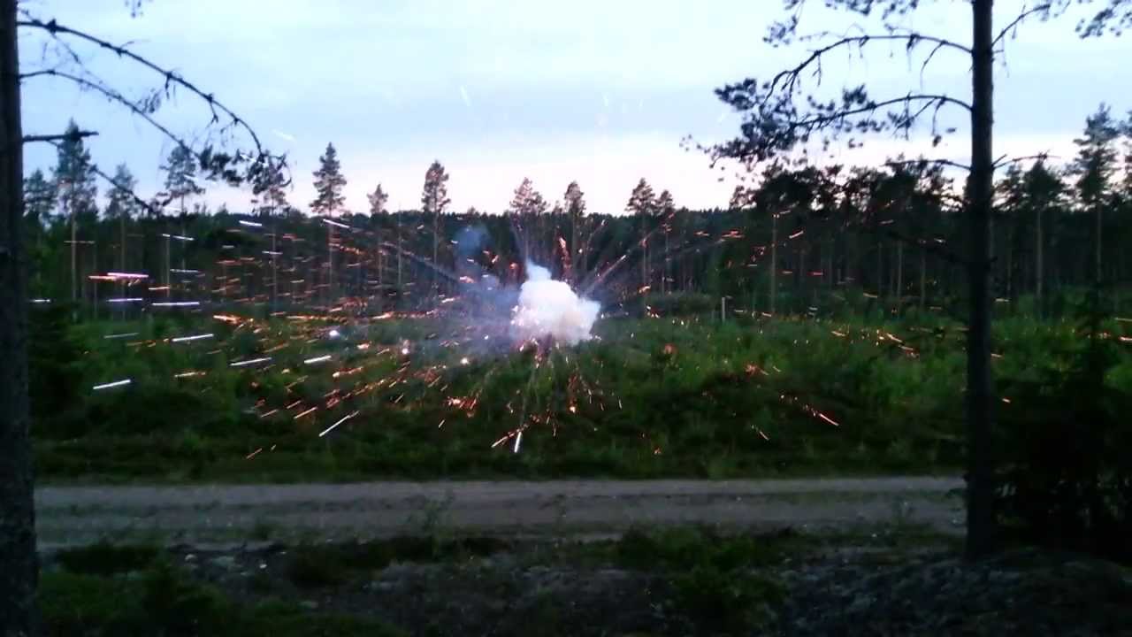 Little joe 100g firecracker - YouTube