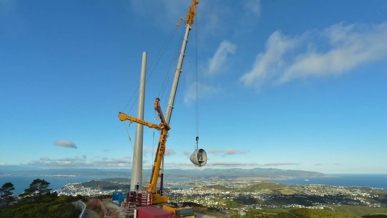 Watch the New Brooklyn Turbine go up - Meridian video - YouTube