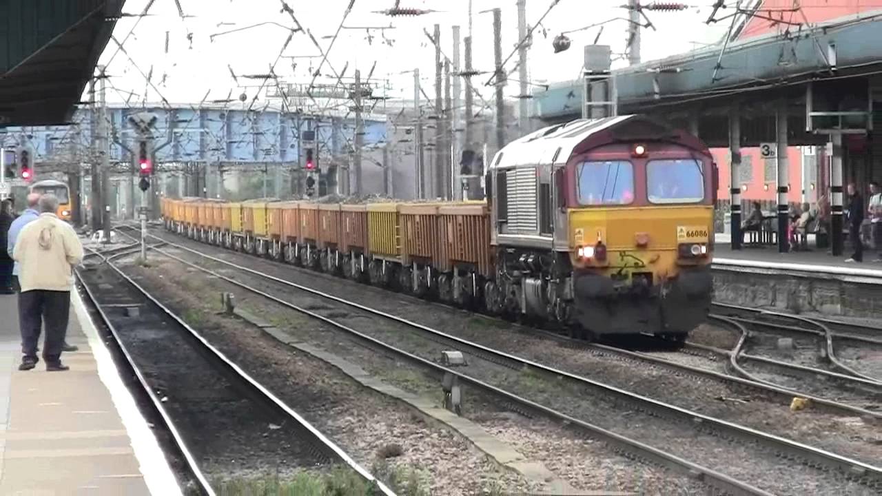 class 66 66086 @ doncaster 18/8/12 engineering train falcons - YouTube