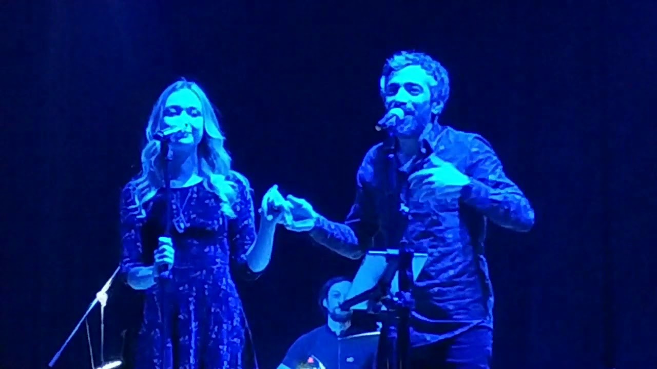 Resul Dindar konserinde sürpriz kız İrem Tuncer - YouTube