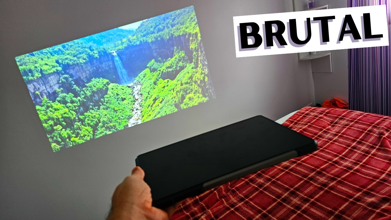 LA PRIMERA TABLETA CON PROYECTOR DLP DEL MUNDO: 8849 TANKPAD - YouTube