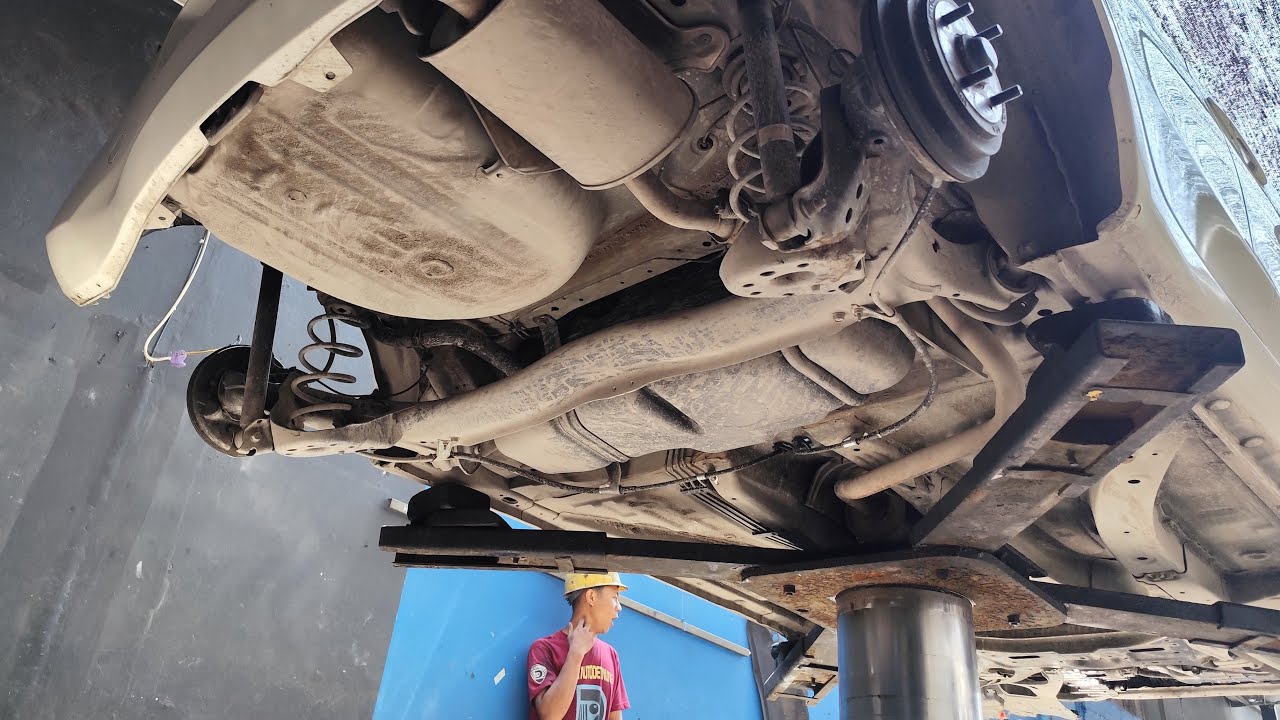 Undercarriage Honda Brio Noda Semen Parah - YouTube