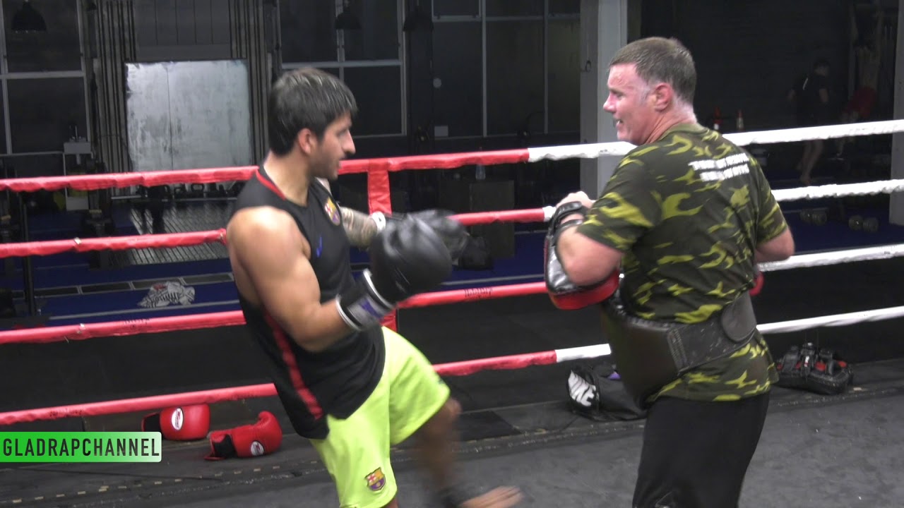 Greg Nesbit working with his fighters at Urban Sport North Shore - YouTube