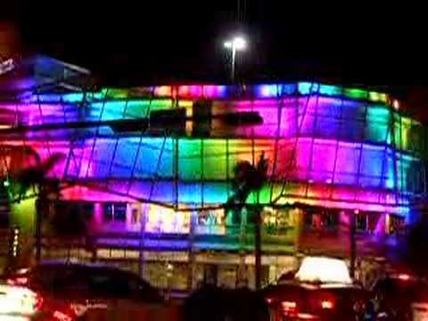 changing color building - YouTube