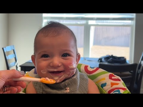 What my 5 month old son eats in a day! Starting solids! - YouTube